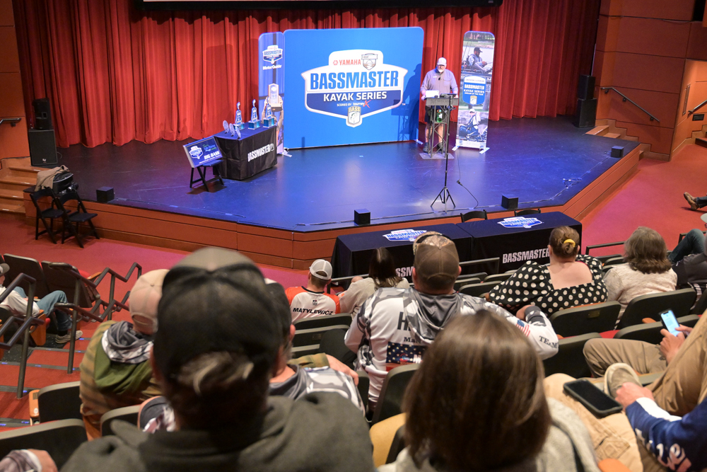 Kayak: Award ceremony at Lake Murray - Bassmaster