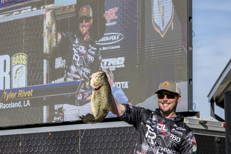 Semifinal Saturday weigh-in at Lake Fork - Bassmaster