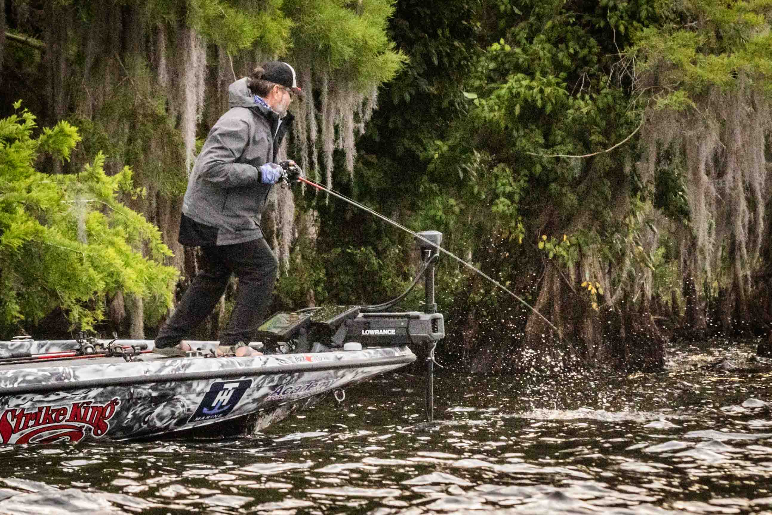 Don’t neglect lipless crankbaits or spinnerbaits this spring - Bassmaster