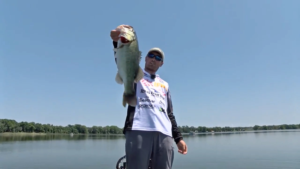 John Garrett's 7-pound statement - Bassmaster