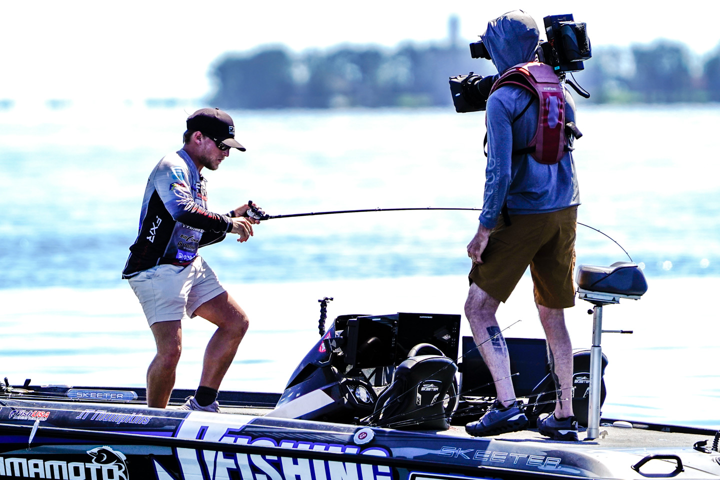Afternoon action with Thompkins, Lee, McKinney and Garrett - Bassmaster