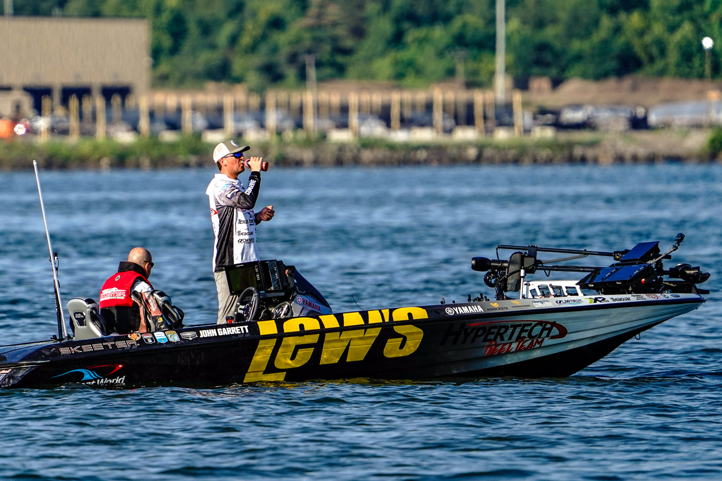 Garrett, Redwine and Wetherell workin' on Day 1 - Bassmaster