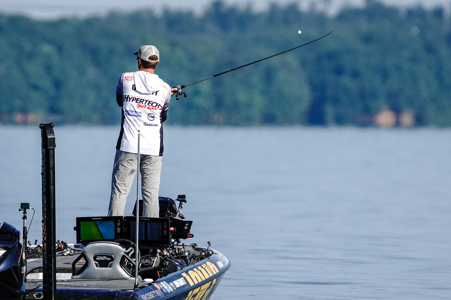 Garrett, Redwine and Wetherell workin' on Day 1 - Bassmaster