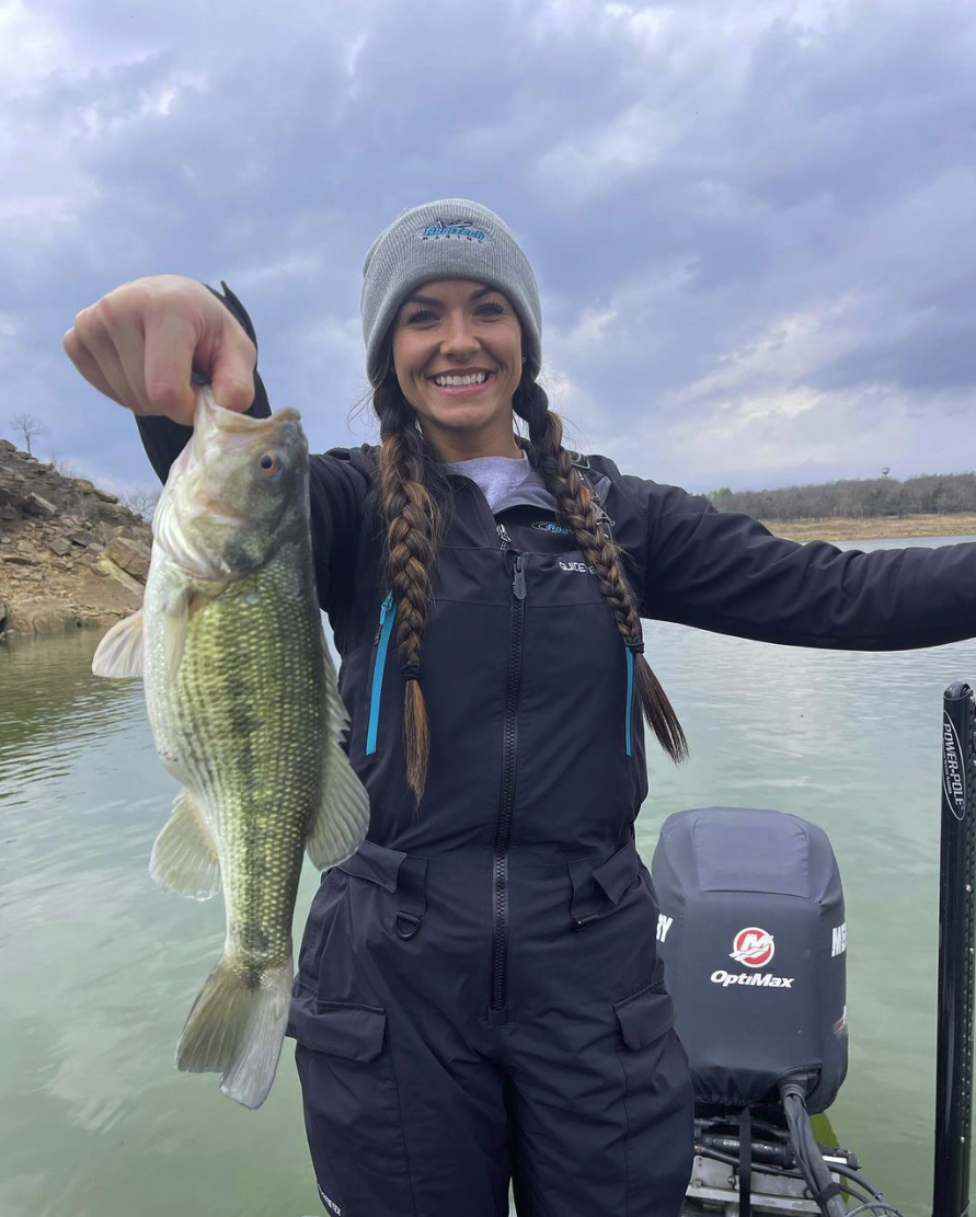 On the hook with Desirae Wykoff - Bassmaster