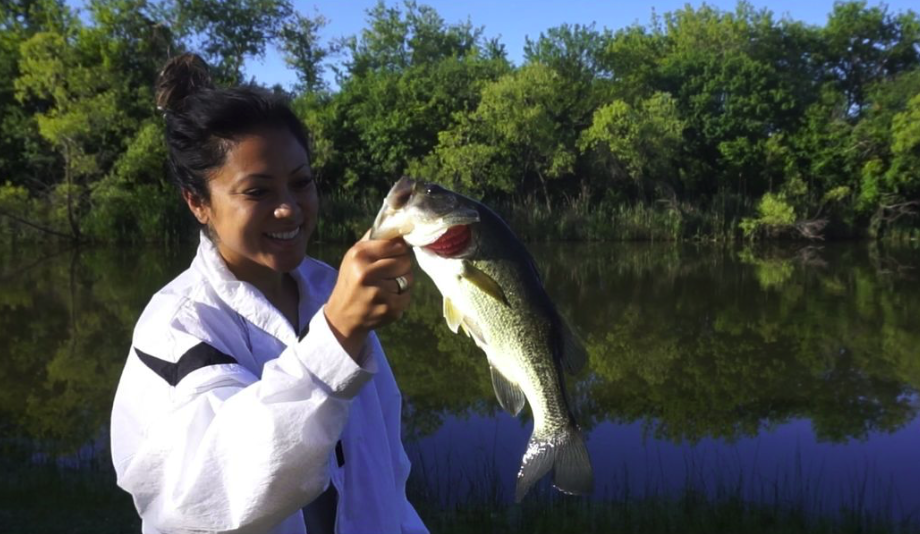 On the hook with Amanda Mangubat - Bassmaster