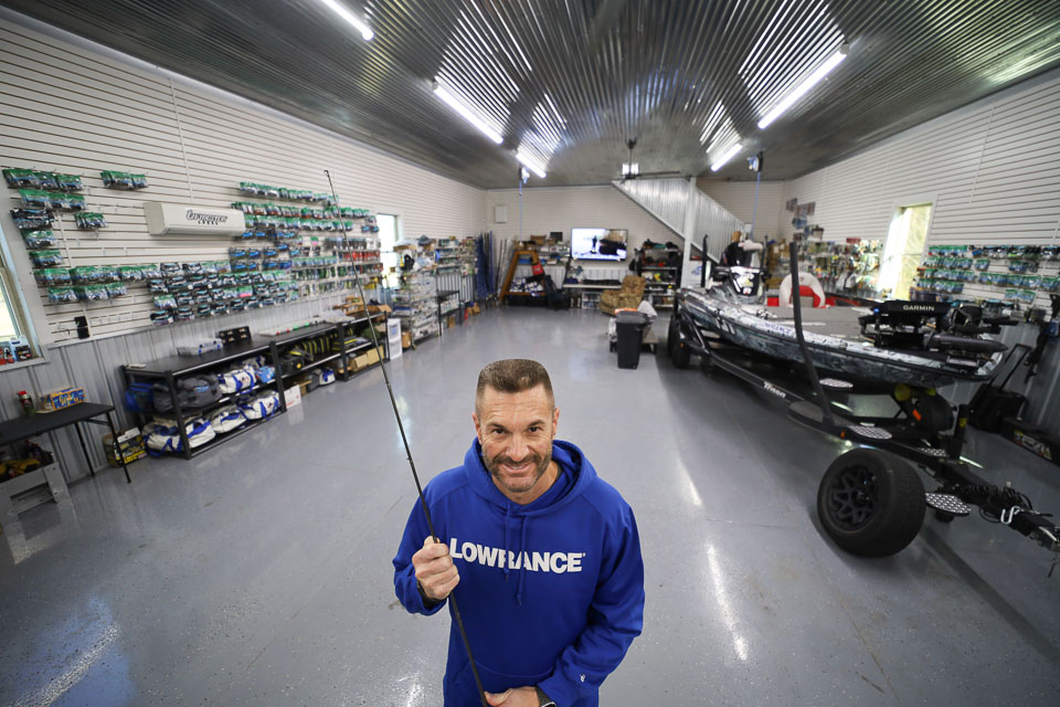 Elite Man Caves: Randy Howell - Bassmaster