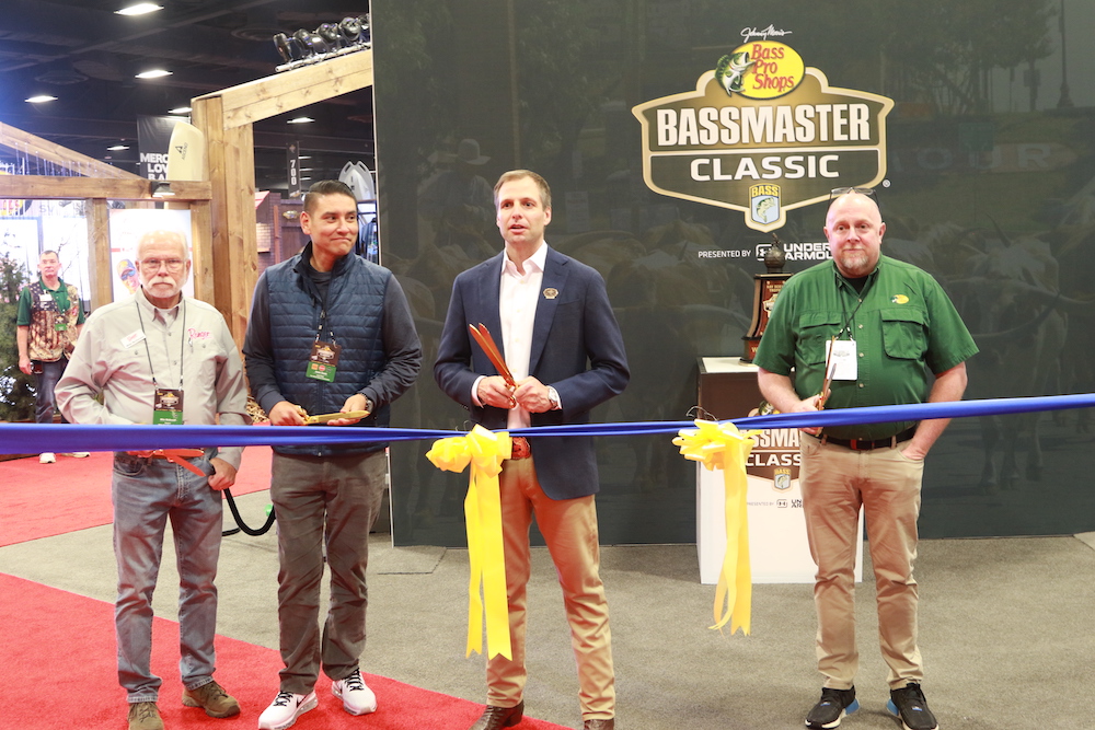 Take a full 2025 Classic Expo tour - Bassmaster