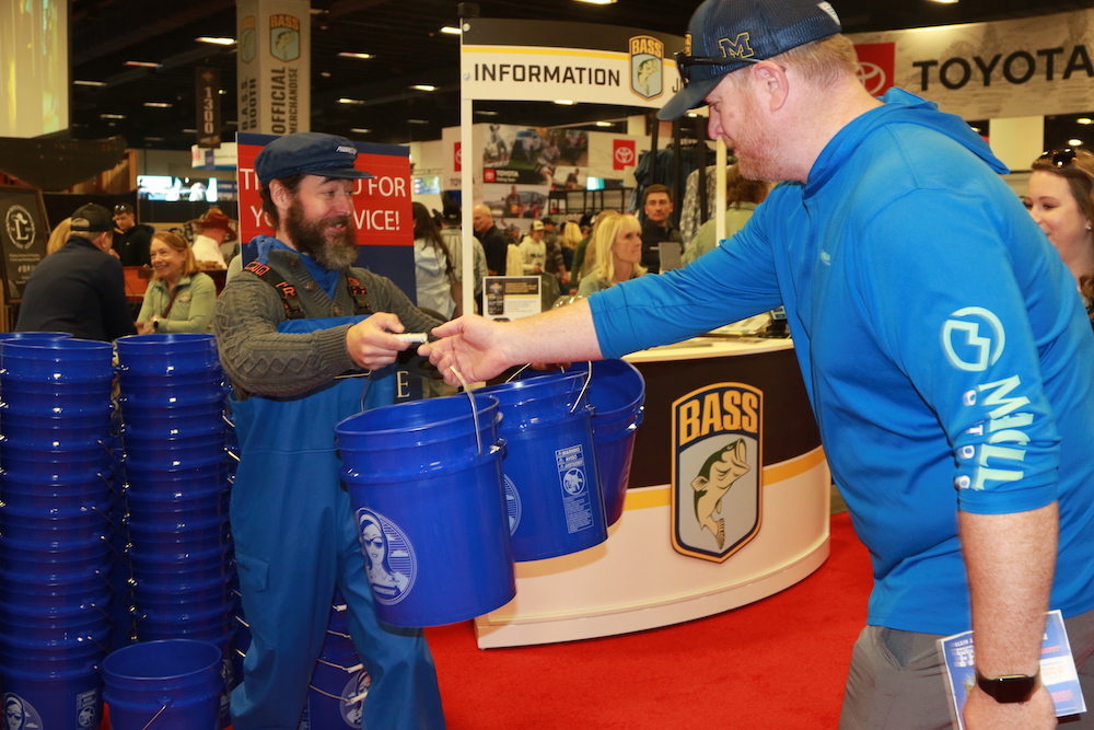 Take a full 2025 Classic Expo tour - Bassmaster