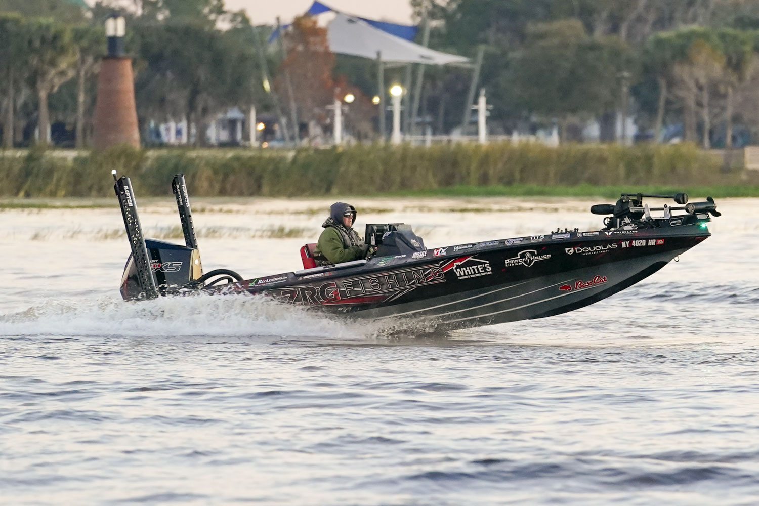 Runnin’ and gunnin’ on Kissimmee Chain - Bassmaster