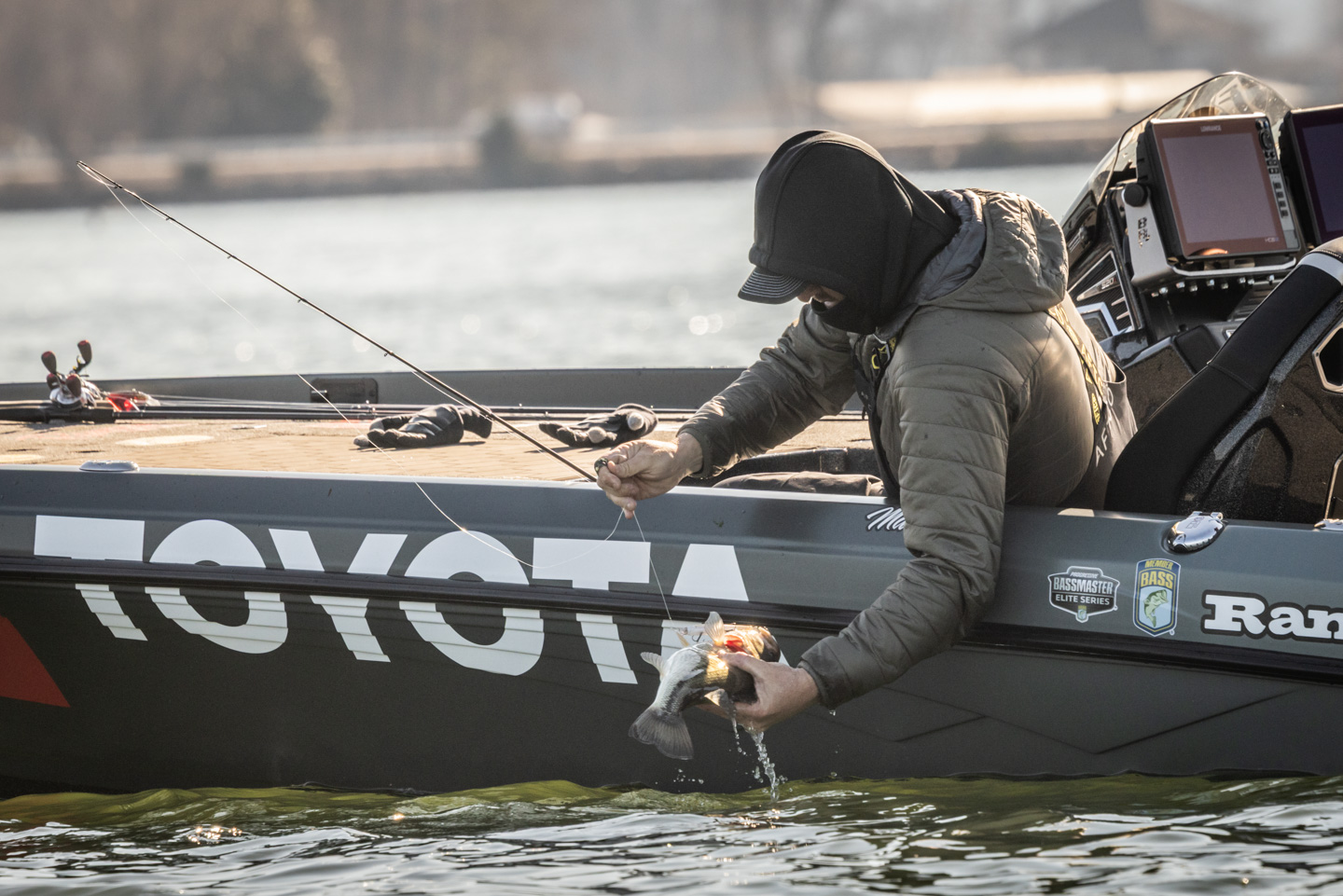 Day 3 with Arey on Guntersville - Bassmaster