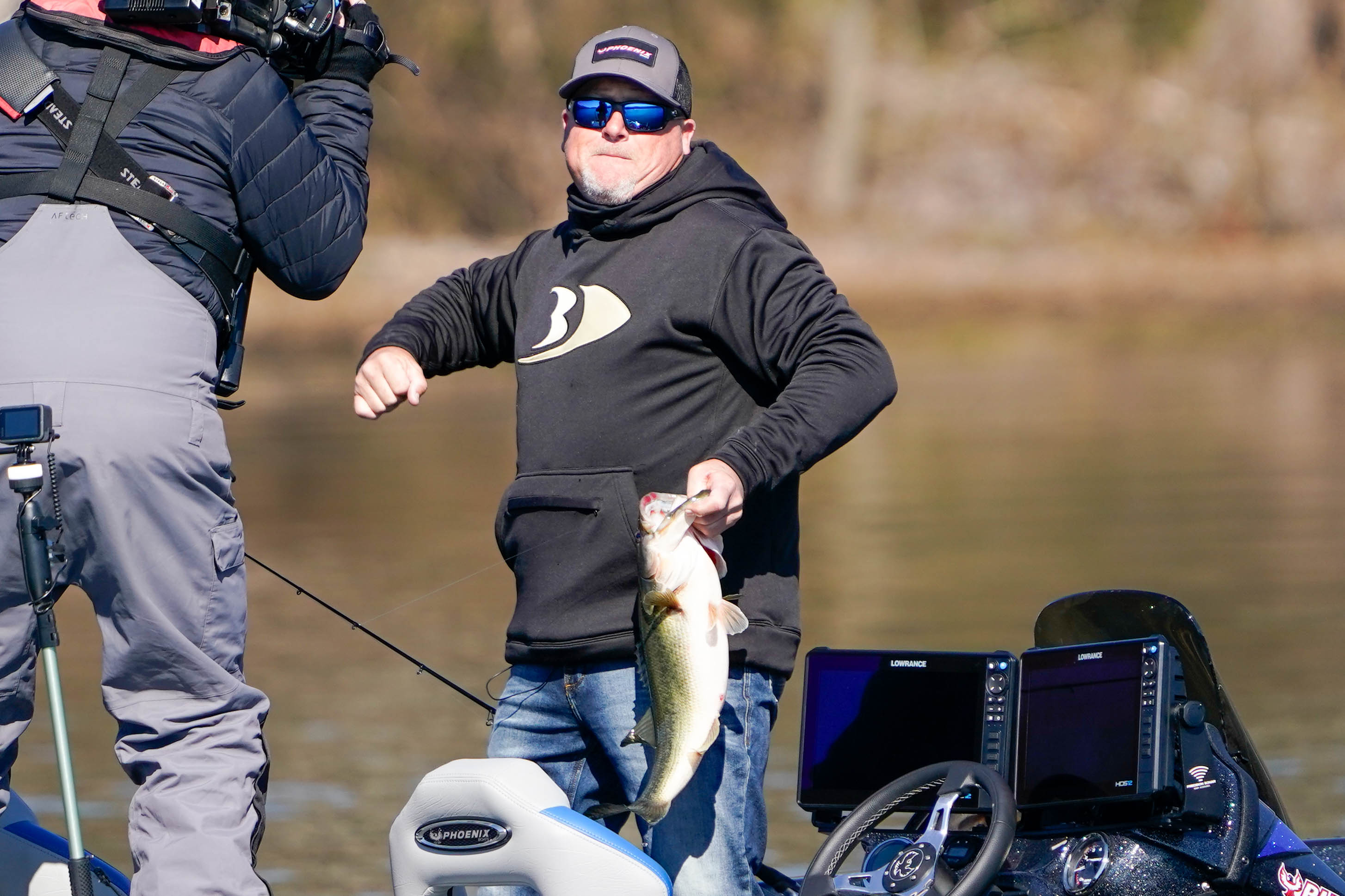 Hartman smashes 'em on Semifinal Saturday - Bassmaster
