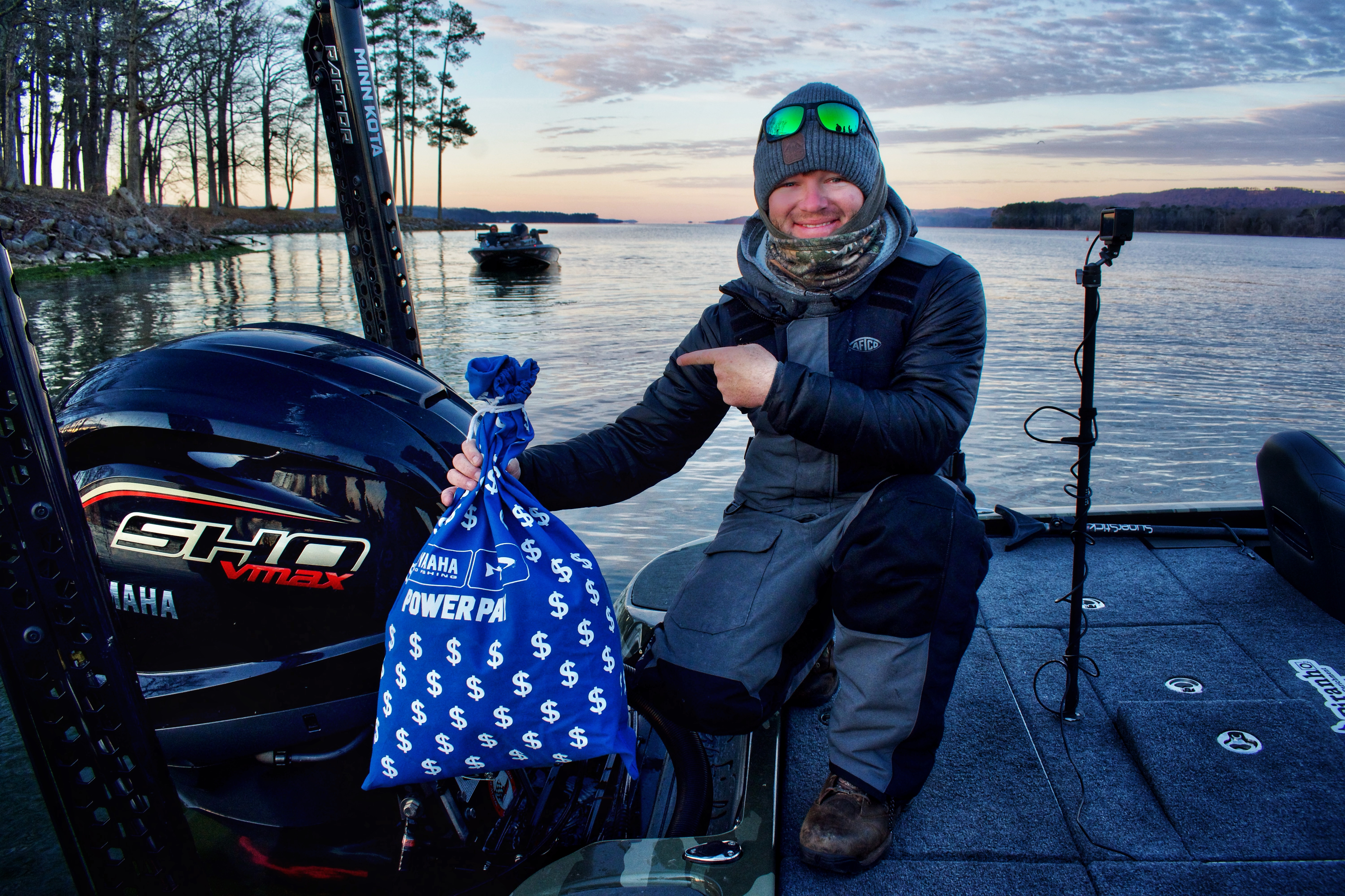 Wes Logan loads the boat with Yamaha Power Pay - Bassmaster