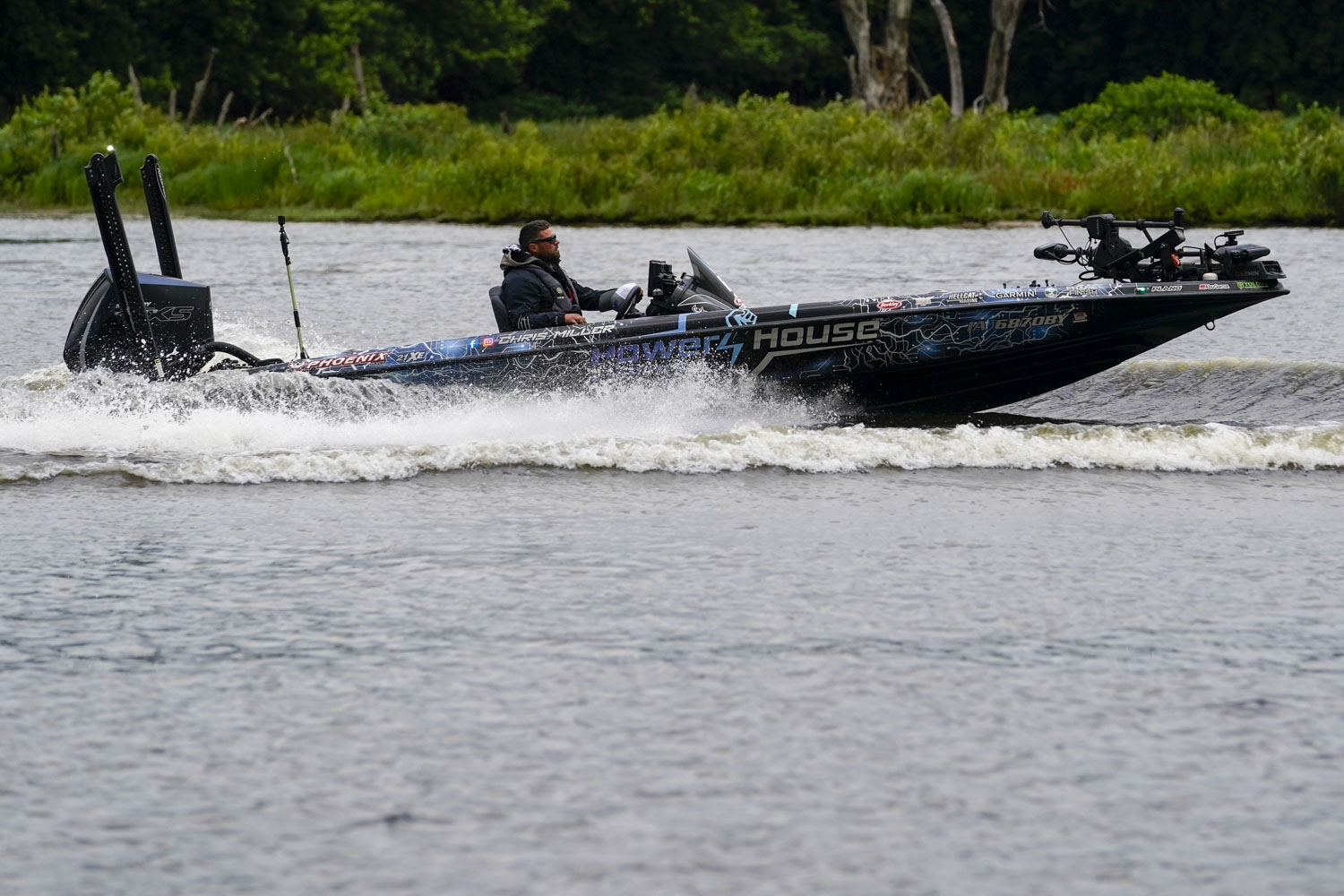 Runnin' and gunnin' on the mighty Mississippi - Bassmaster
