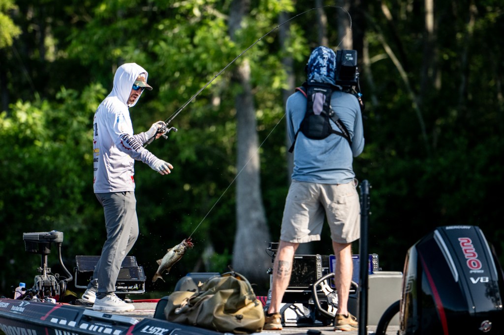 Bringin' 'em in with Blaylock - Bassmaster