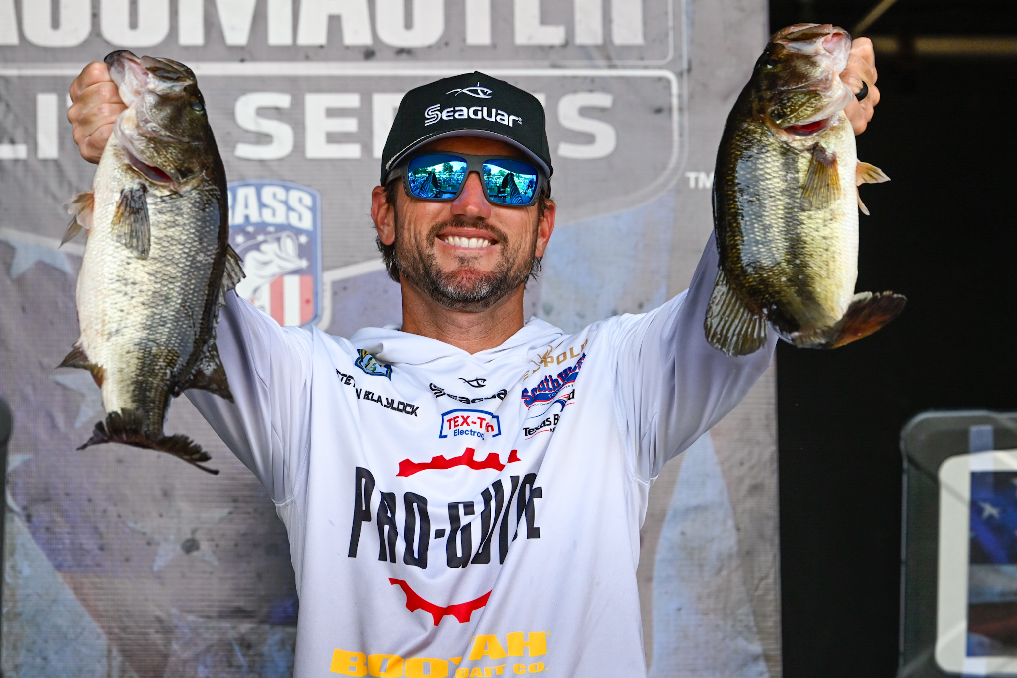 Blaylock bursts into Day 2 lead at the Pasquotank River - Bassmaster